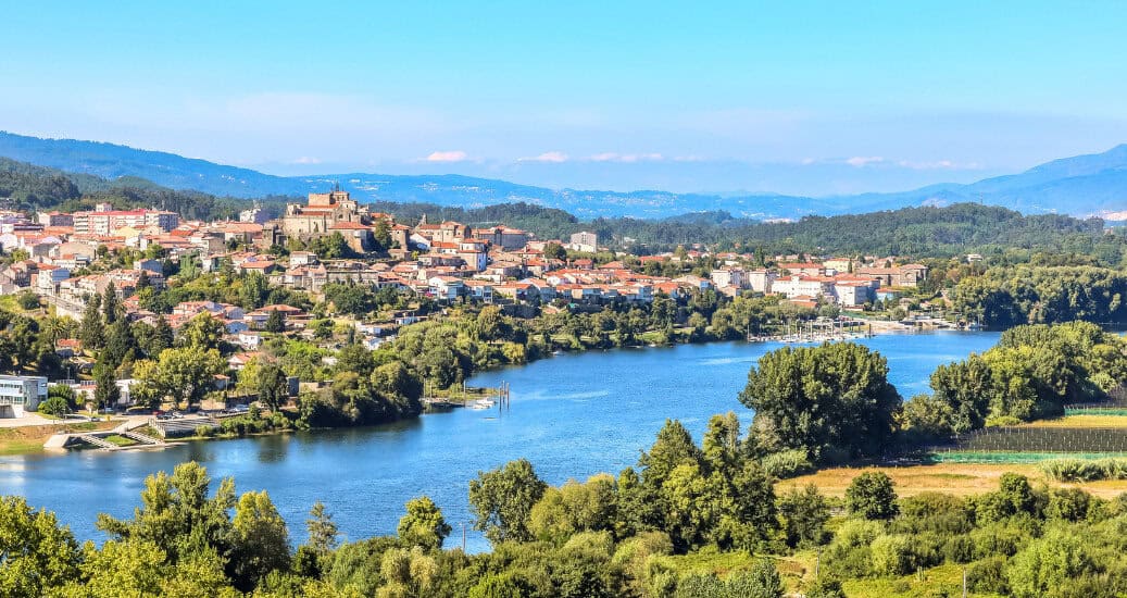Porto to Tui - Follow the Camino